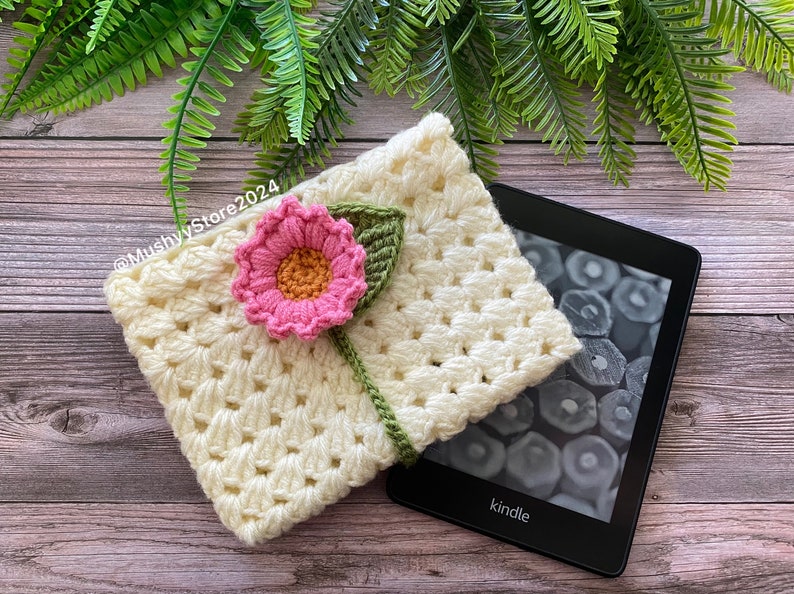 Crochet Sunflower Kindle Sleeve Pattern: PDF Download - Etsy