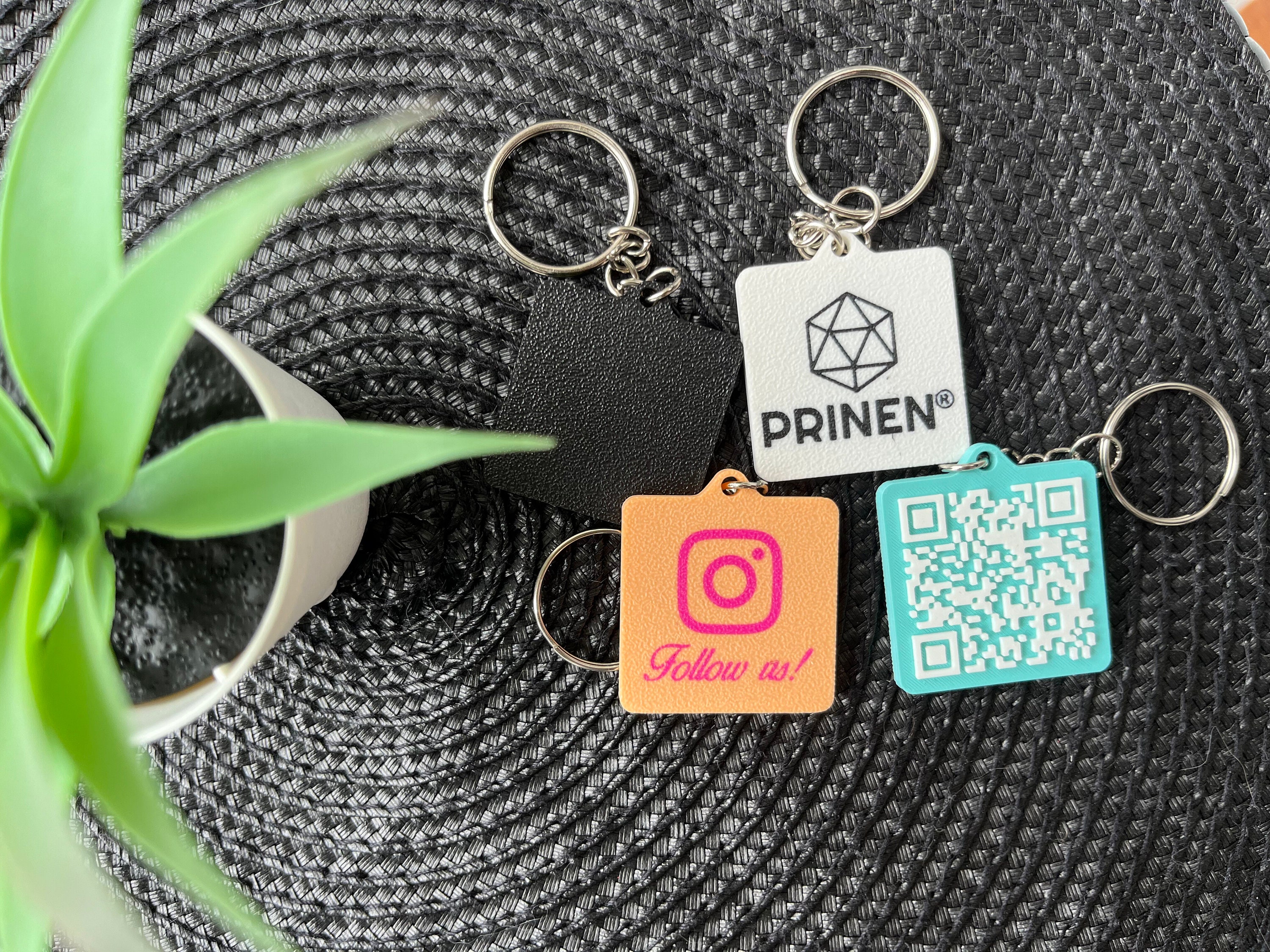 Customisable 3d-printed QR Code Key Chain | URL, Wifi, Instagram ...