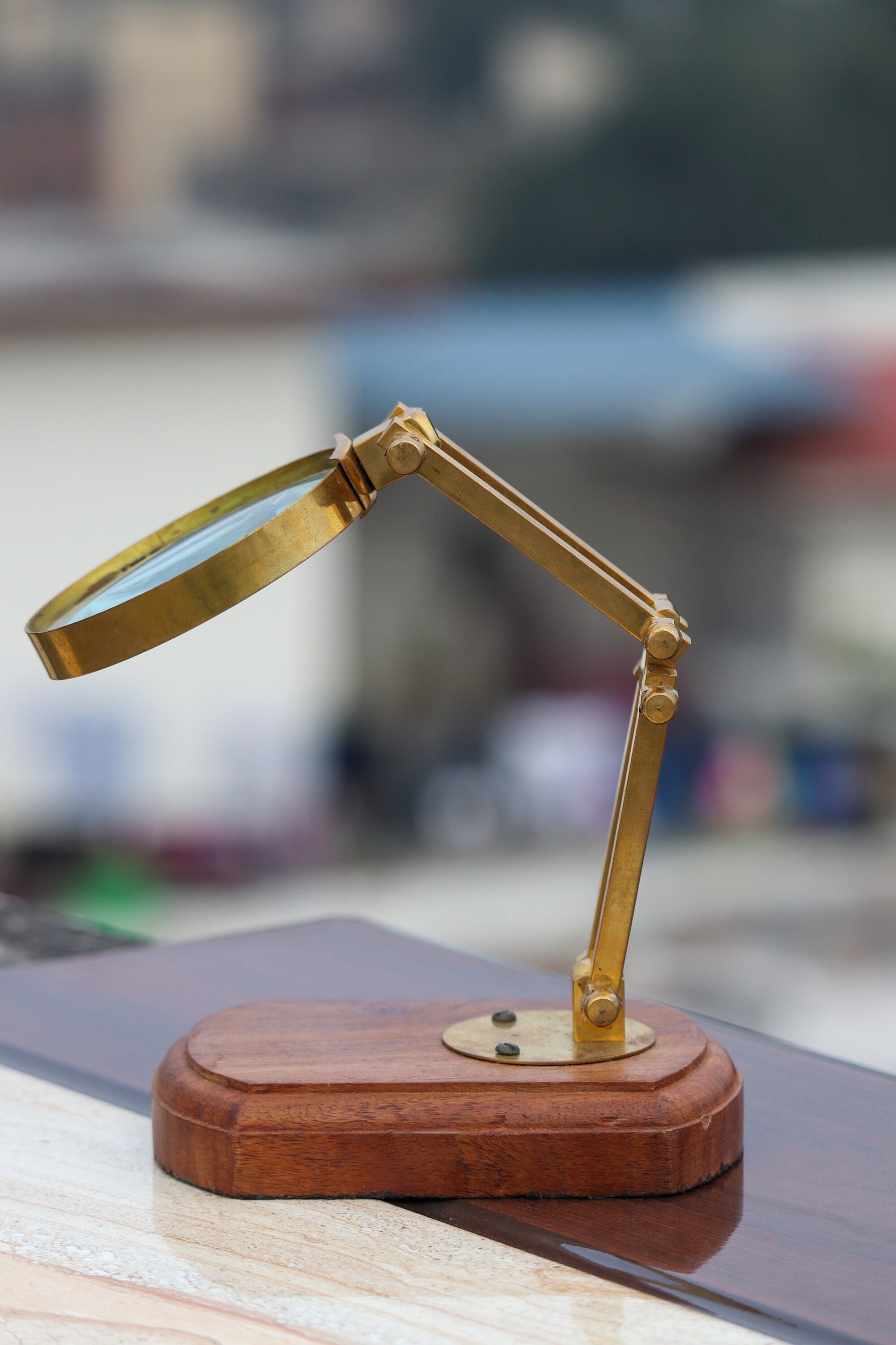 Personalized Desktop Magnifying Glass With Wooden Stand Movable Lens ...