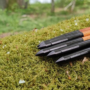 Handmade Traditional Wood Arrows - "raven" [set of 6] - Etsy