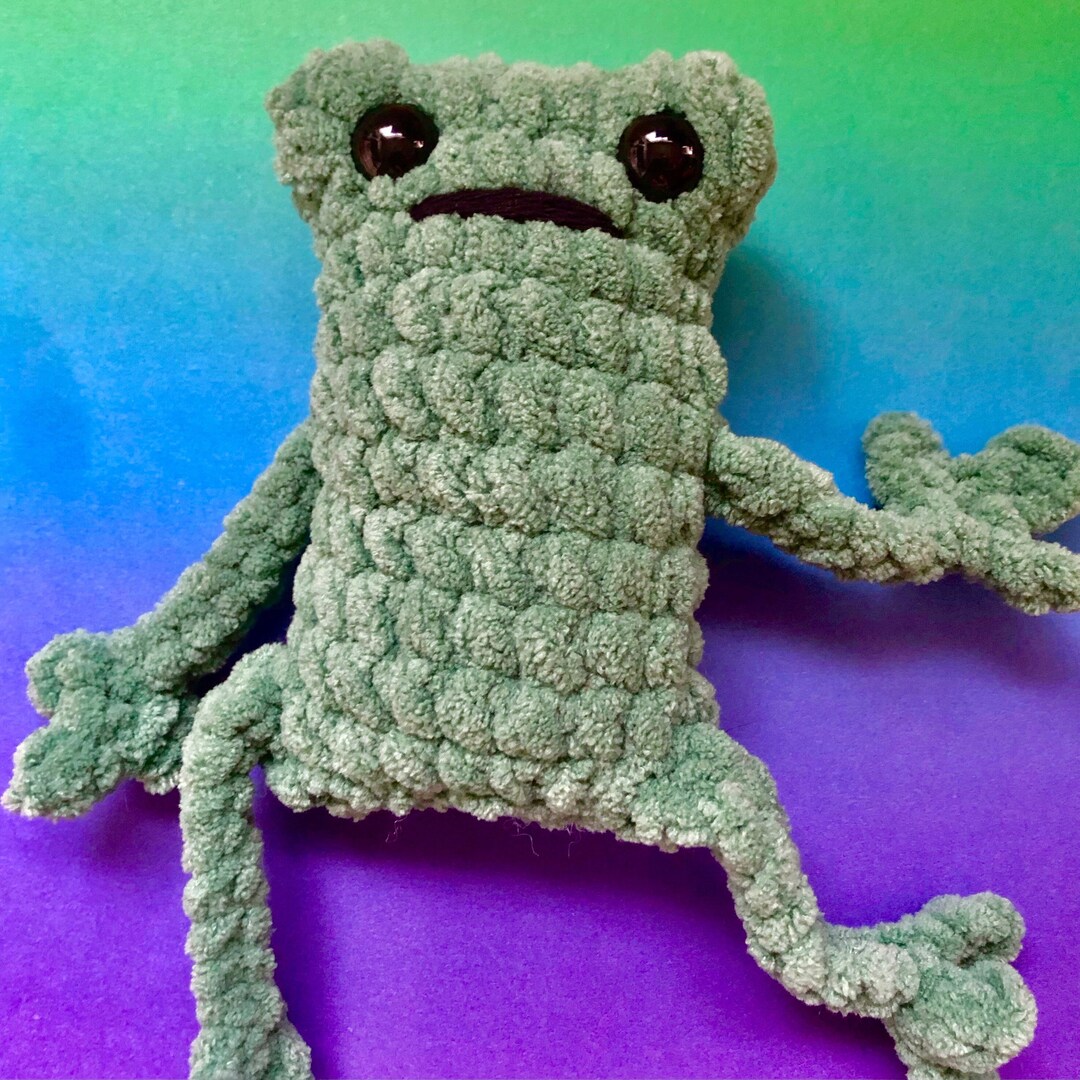 Custom Crochet Fluffy Leggy Frog Plushie (DELUXE) | Long Leg Frog Plush ...