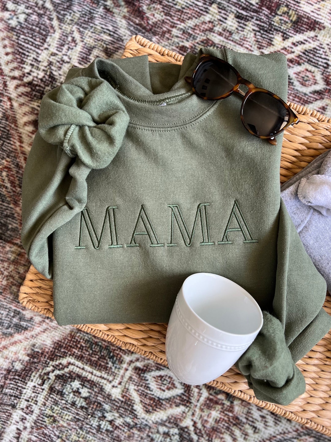 Minimalist Mama Sweatshirt | Trendy Mom Crewneck | Cozy Gift - Etsy