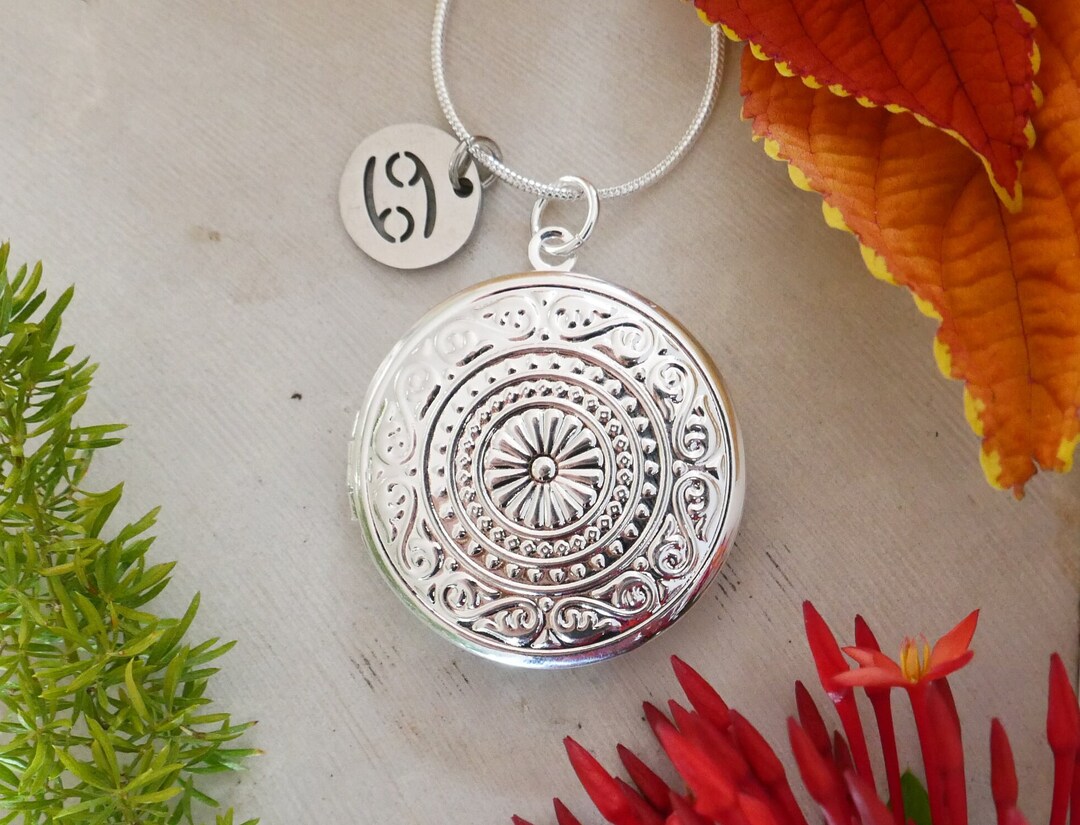 Silver Round Locket Necklace Photo, Pendant Zodiac Sign, Keepsake Photo ...