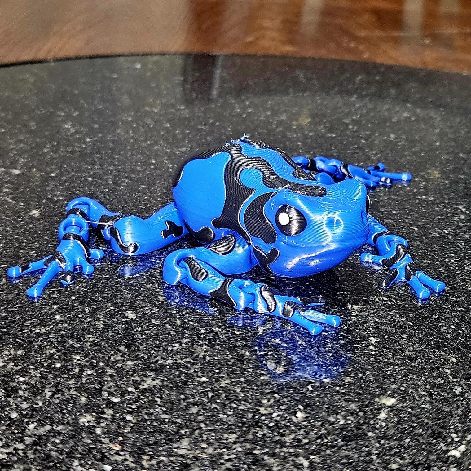 Articulated 3D Printed Frogs – Set of Vibrant and Poseable Amphibians ...