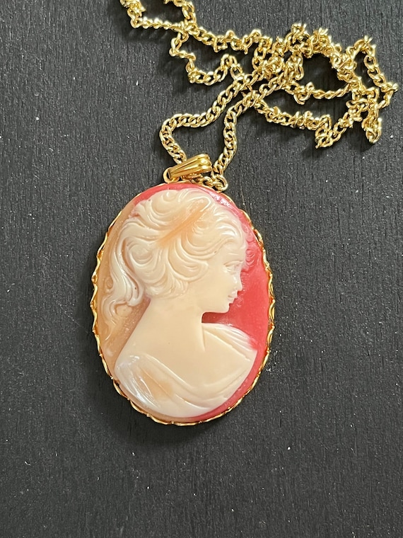 Vintage gold pink cameo - Gem
