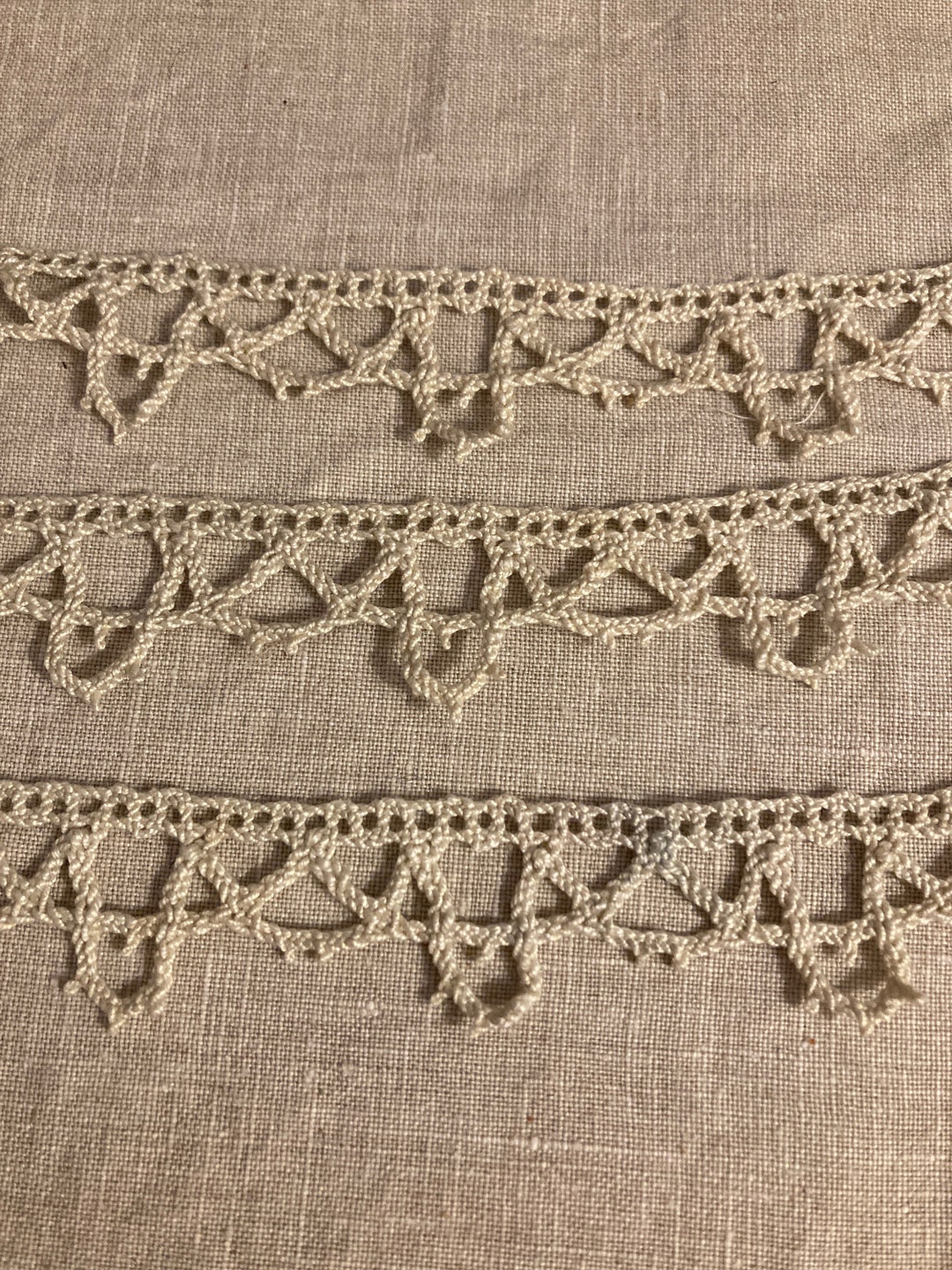 1 Meter of Antique Linen/cotton Hand Knotted Lace Trim. 2cm Wide. 40m ...
