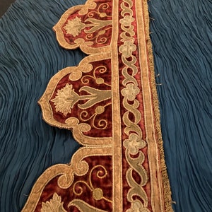 18th Century Antique Venetian Gold and Red Velvet Banner Appliqué - Etsy
