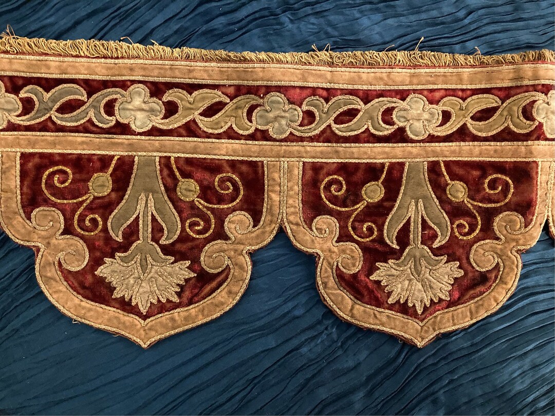 18th Century Antique Venetian Gold and Red Velvet Banner Appliqué - Etsy