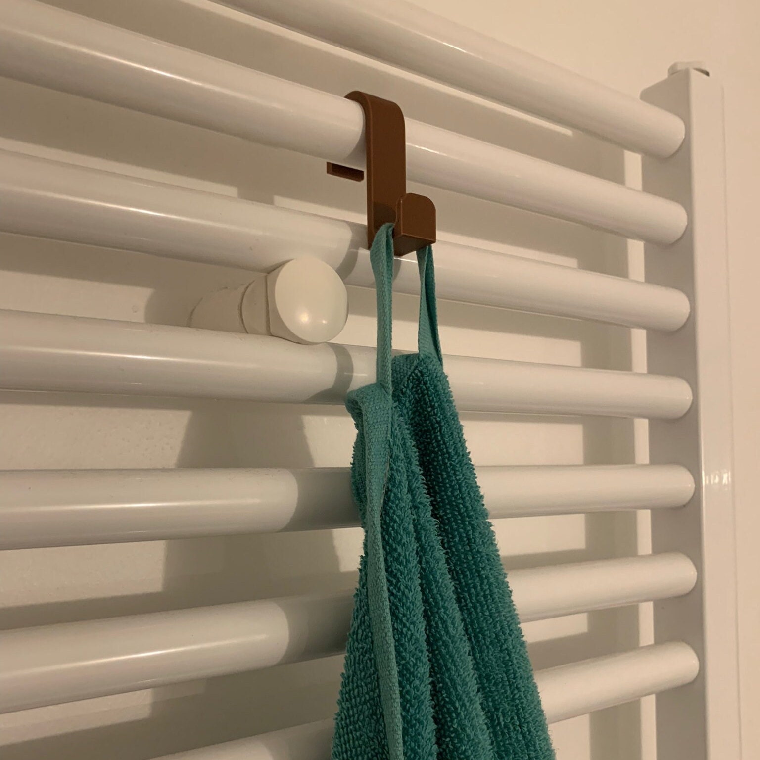 Radiator Hook for Towels Towel Hook for Radiators in the Bathroom ...