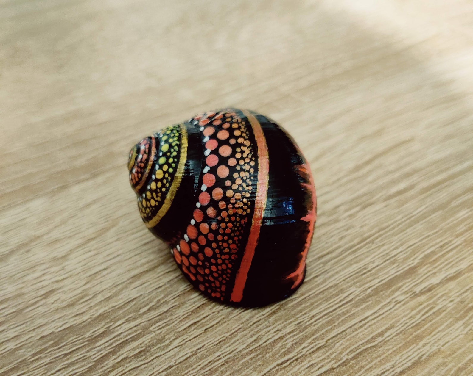 Snail Shell in Red, Hand-painted Terrestrial Snail Shell (roman Snail ...