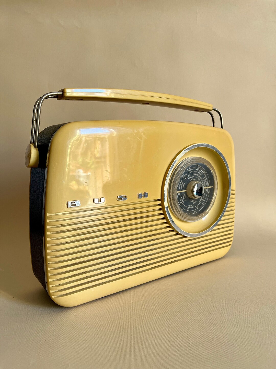 Bush TR82 Vintage Radio Iconic Model 1959 Ogle Design 50s Retro Design ...