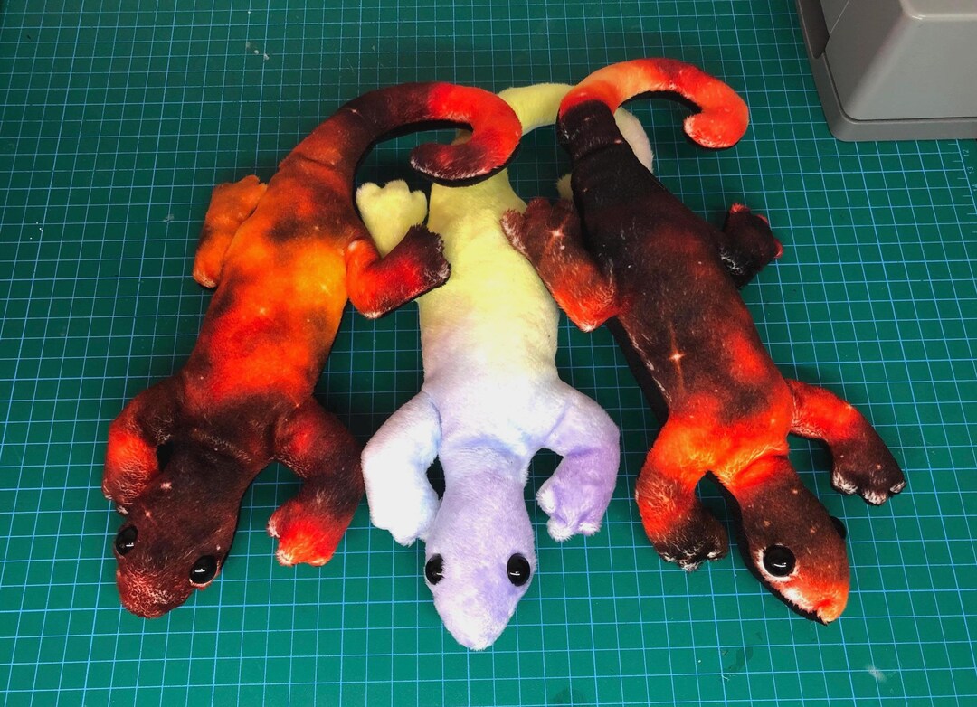 Lizard Plush Companion / Ca. 26cm Long // Plush Prop / Medium Size - Etsy