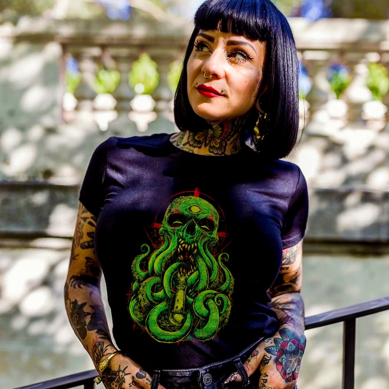 Cthulhu Graphic T-shirt/lovecraft T-shirt/ Occult Dark Tshirt/gothic T ...