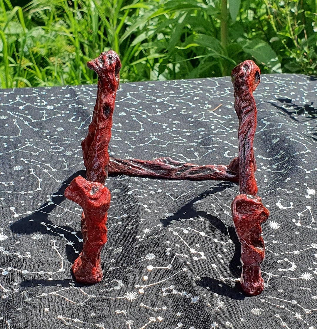 Horror Inspired Book Stand. - Etsy