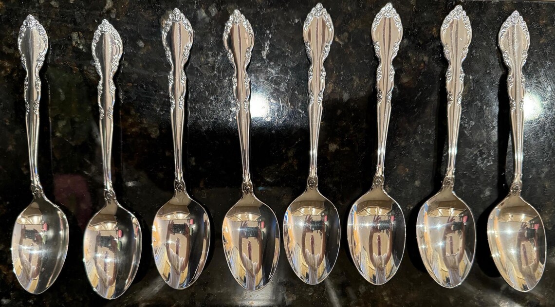 Oneida Heirloom Sterling Silver Flatware Grandeur, 8 Settings, 32 ...