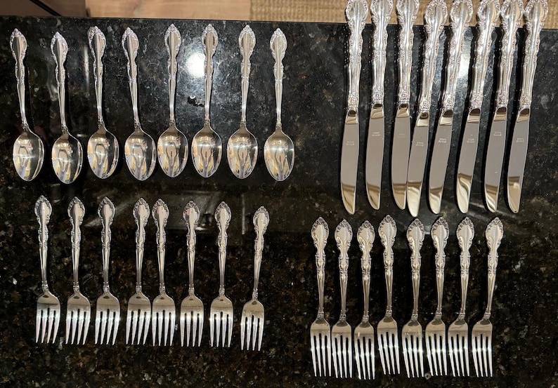 Oneida Heirloom Sterling Silver Flatware Grandeur, 8 Settings, 32 ...