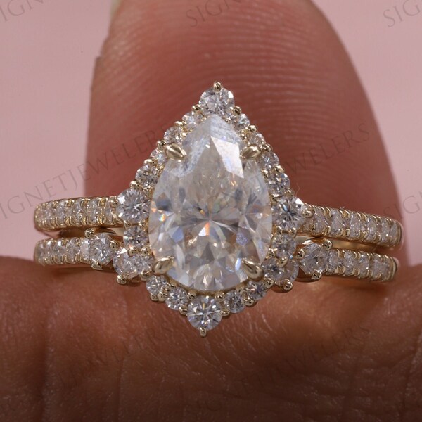 Pear Engagement Ring Set - Etsy