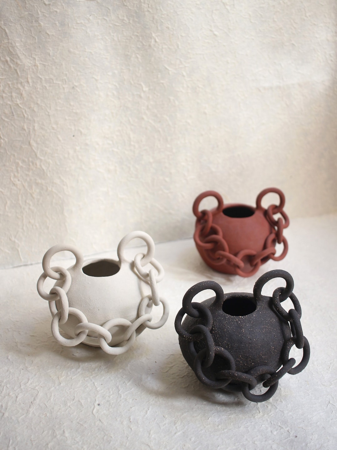 Handcrafted Black Ceramic Vase With Chain "septembre" - Etsy