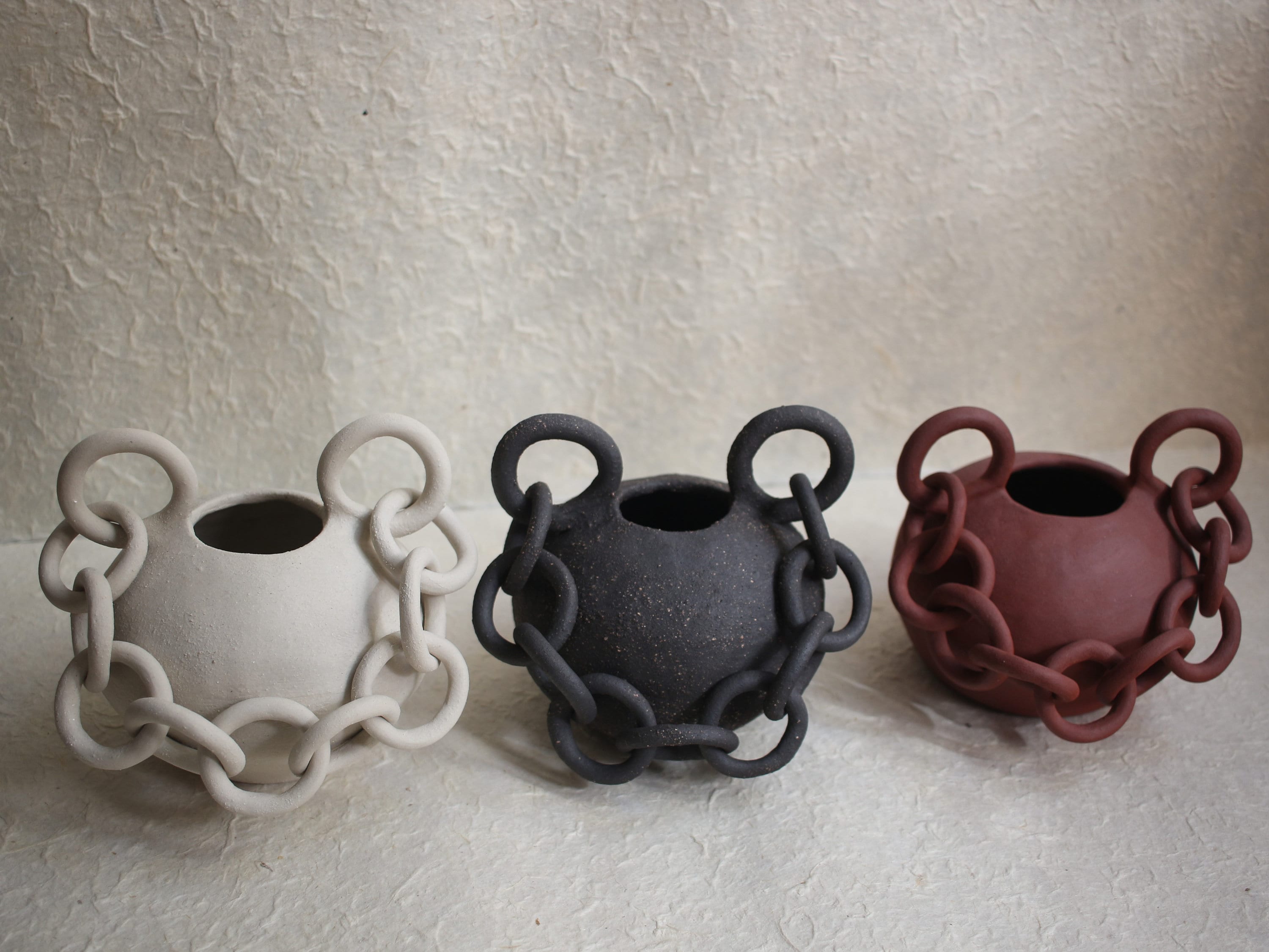 Handcrafted Black Ceramic Vase With Chain "septembre" - Etsy