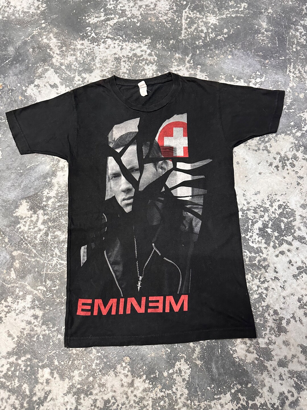 Vintage Eminem Recovery Tour T-shirt Recovery Album Size S Black Color ...