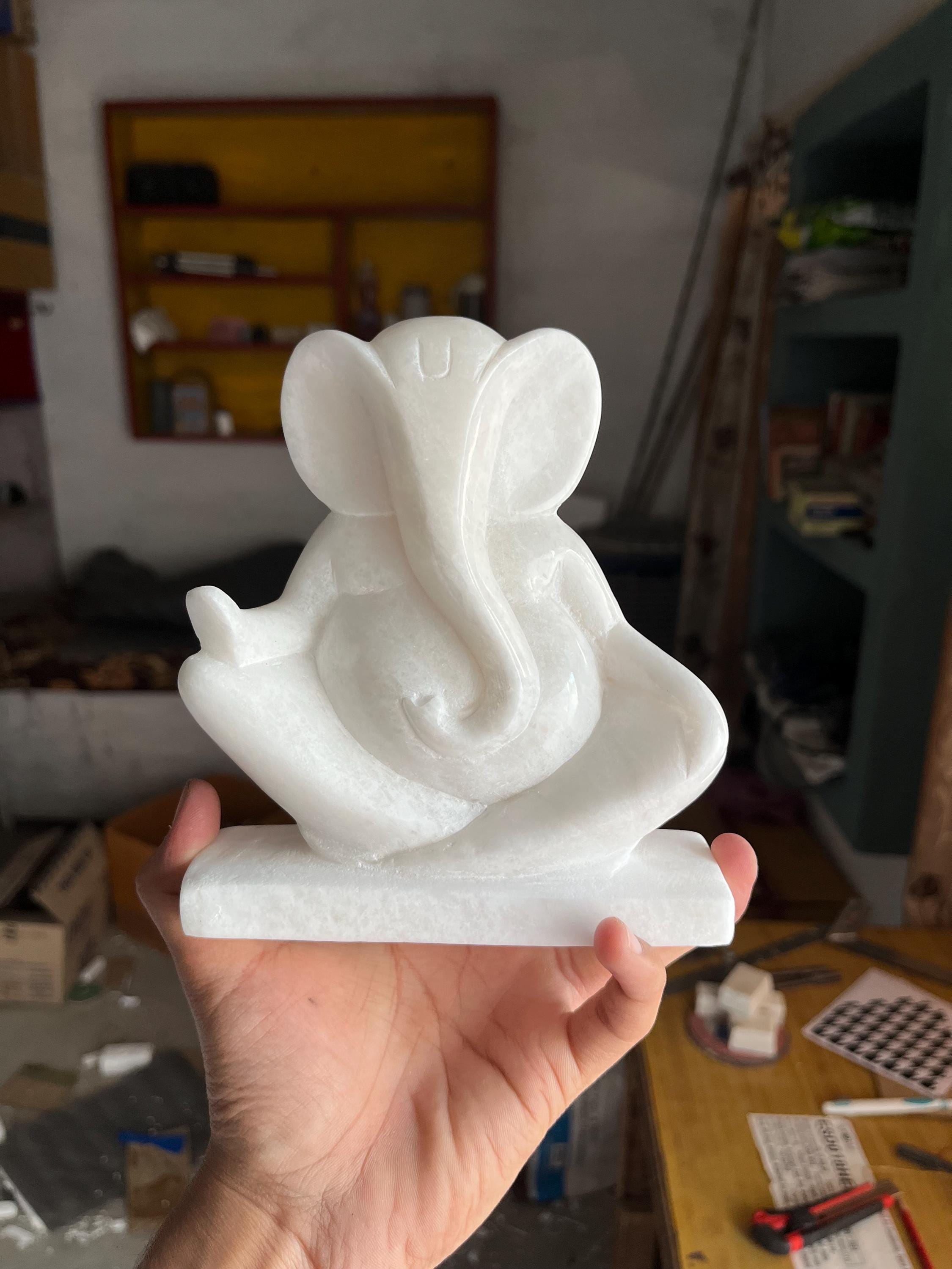 Modern White Marble Ganesha Idol, Hand Carved Siddhivinayak Ganpati ...