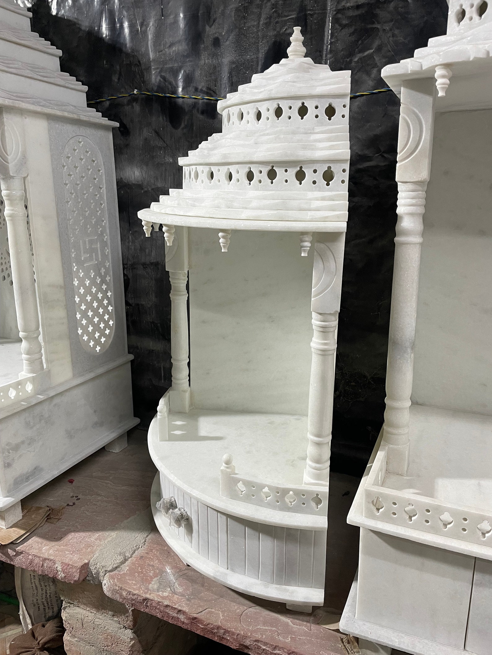 Corner Space White Marble Temple, Edge Temple, Corning Temple, Latest ...