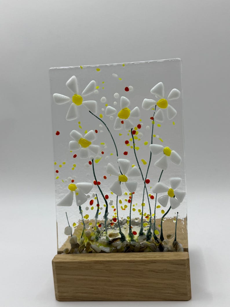 Fused Glass Dainty Daisy Suncatcher in Wooden Base - Etsy UK