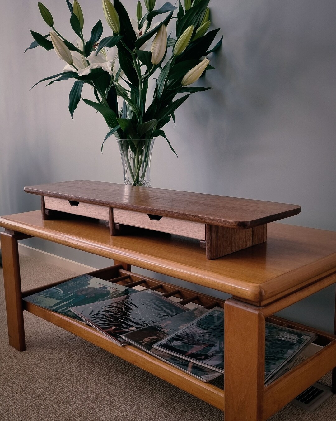 Mid-century Monitor Stand - DIY Build Plans | Woodworking Plans (metric ...