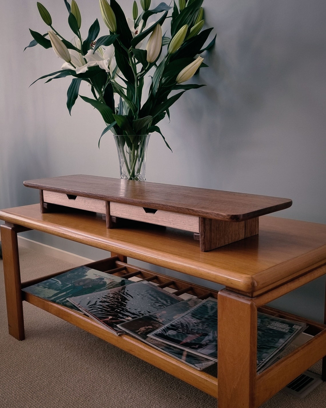 Mid-century Monitor Stand - DIY Build Plans | Woodworking Plans (metric ...
