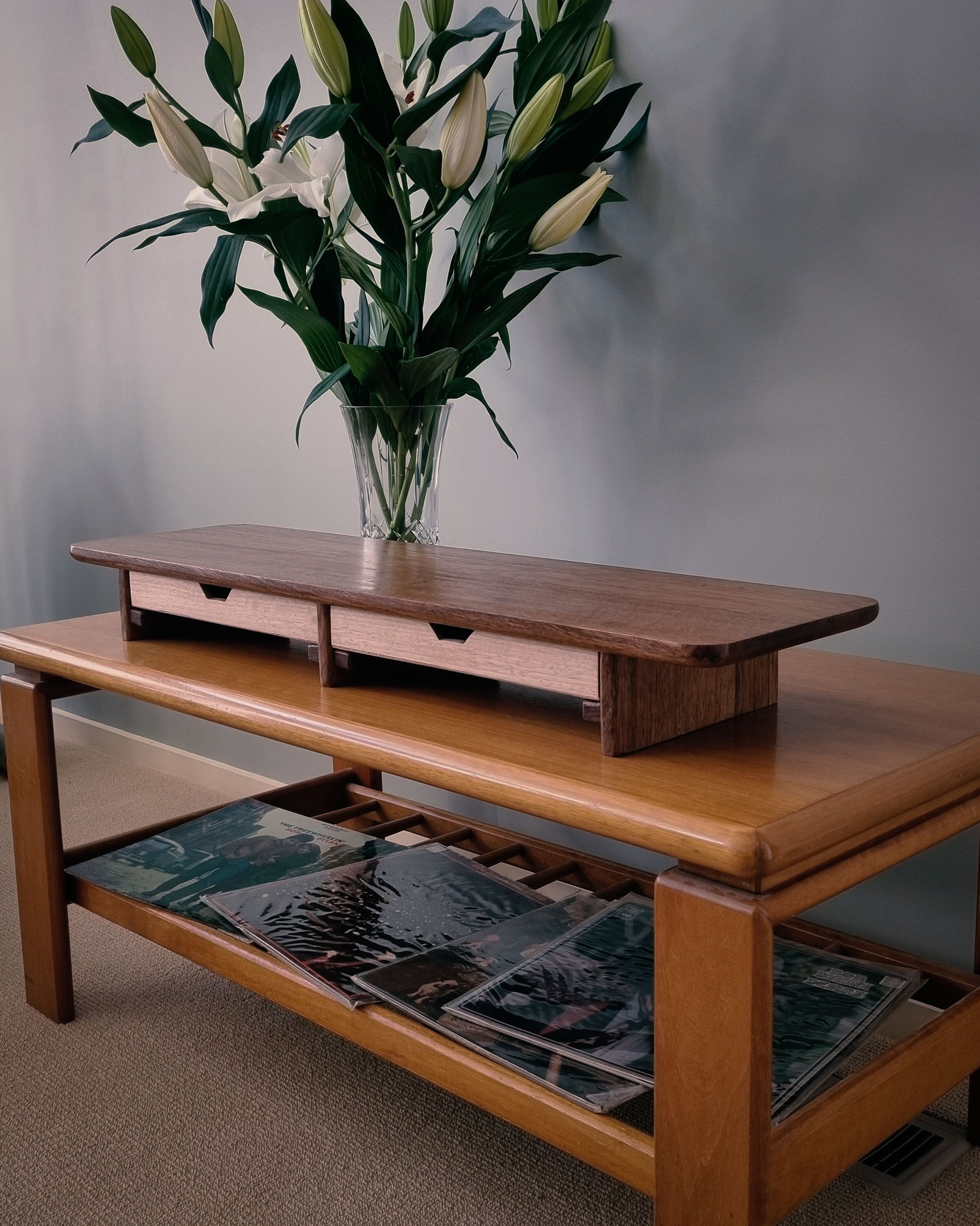 Mid-century Monitor Stand - DIY Build Plans | Woodworking Plans (metric ...