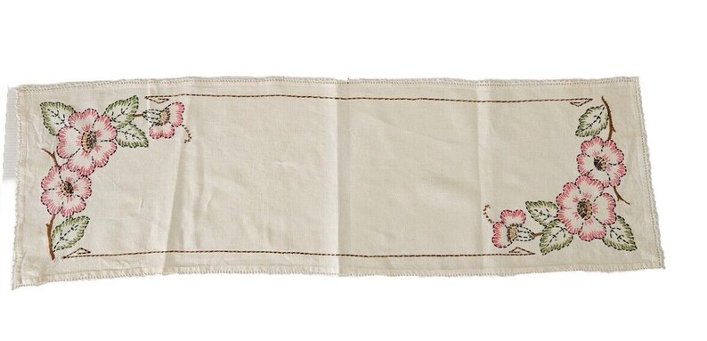 VINTAGE Ecru Linen Table Runner Hand Embroidery Floral Crochet Trim ...