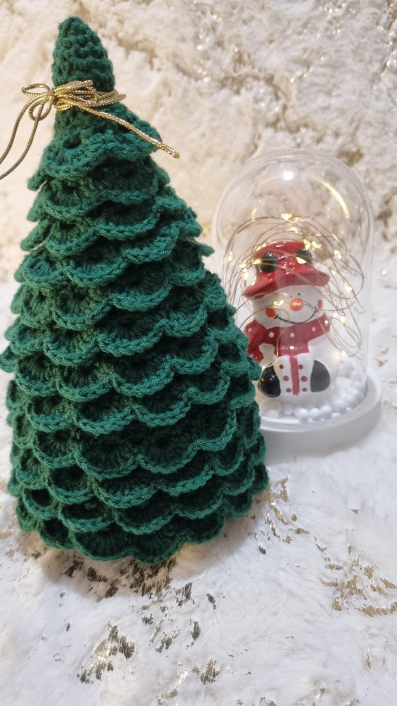 Festive Crochet Magic: Handmade Christmas Tree Pattern | Step-by-step ...