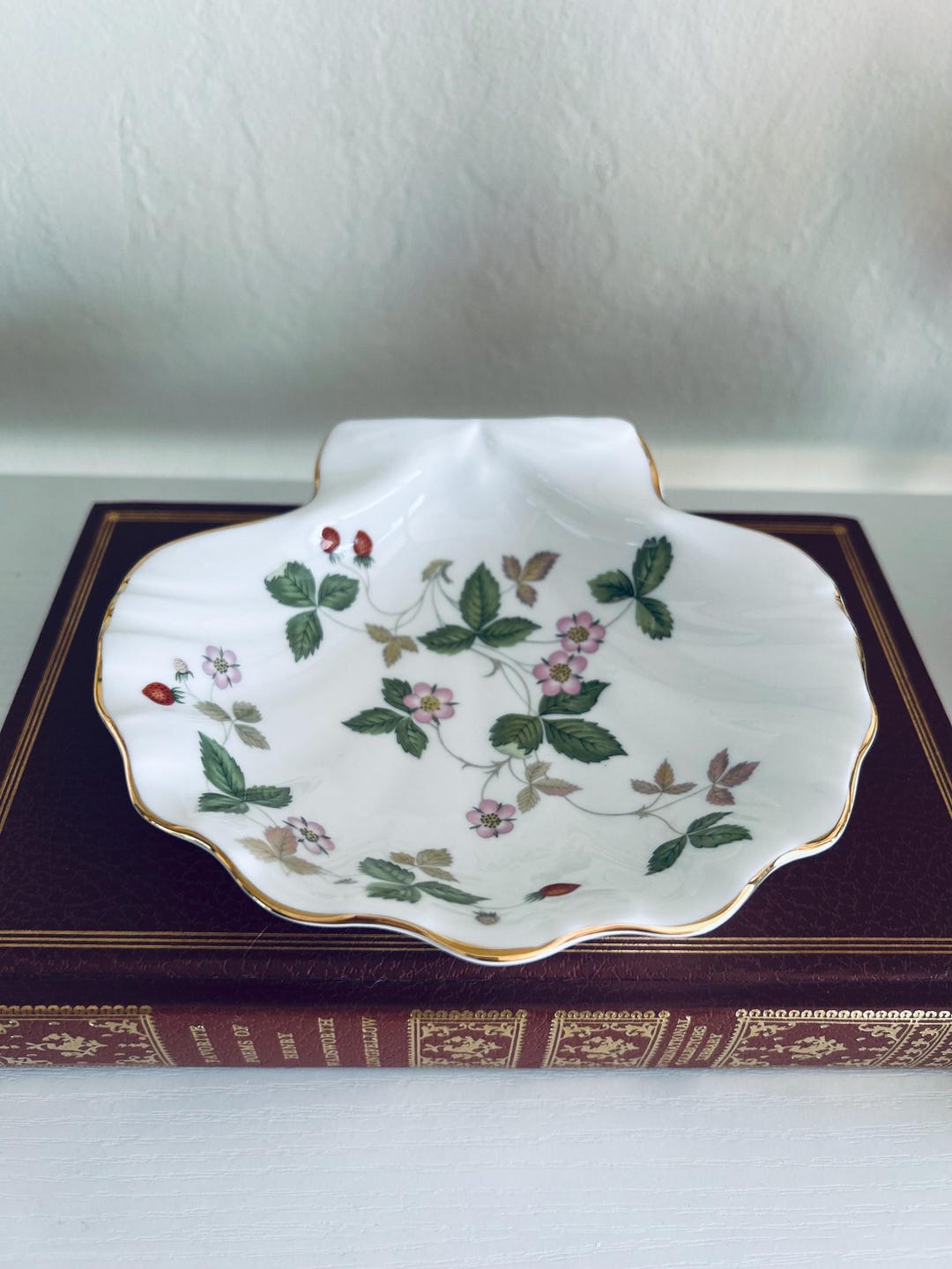 Wedgwood Wild Strawberry Bone China Clam Shell Dish - Etsy