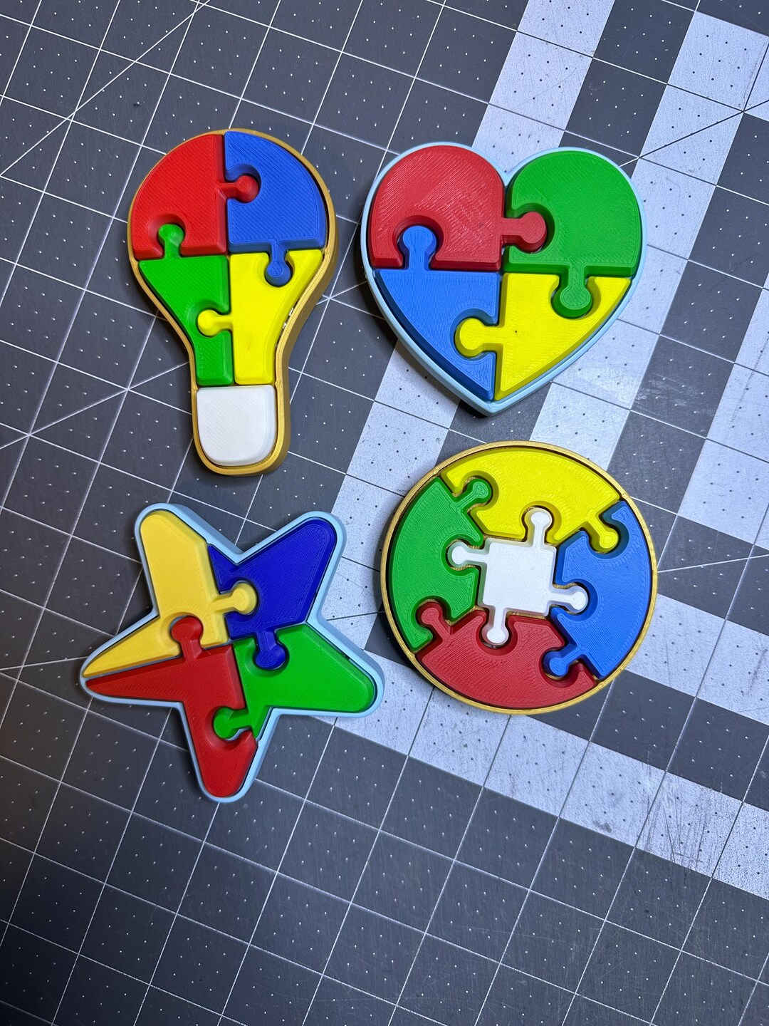 ADHD Clicker Fidget Toy and Stress Reliever Gift for All Ages Party ...