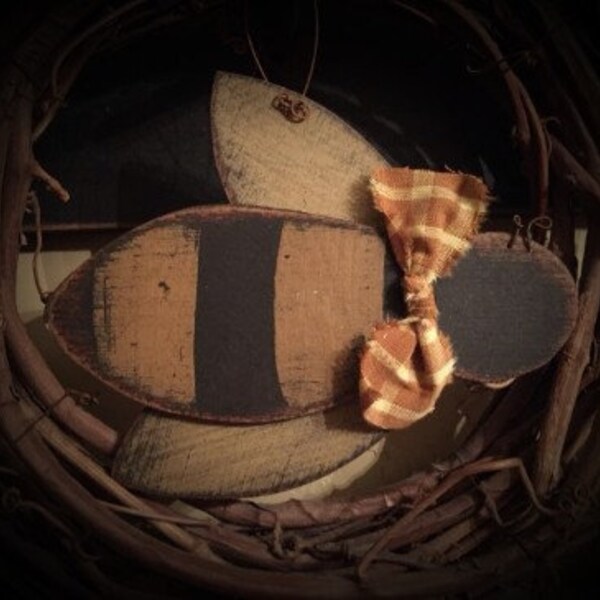 Primitive Bee - Etsy