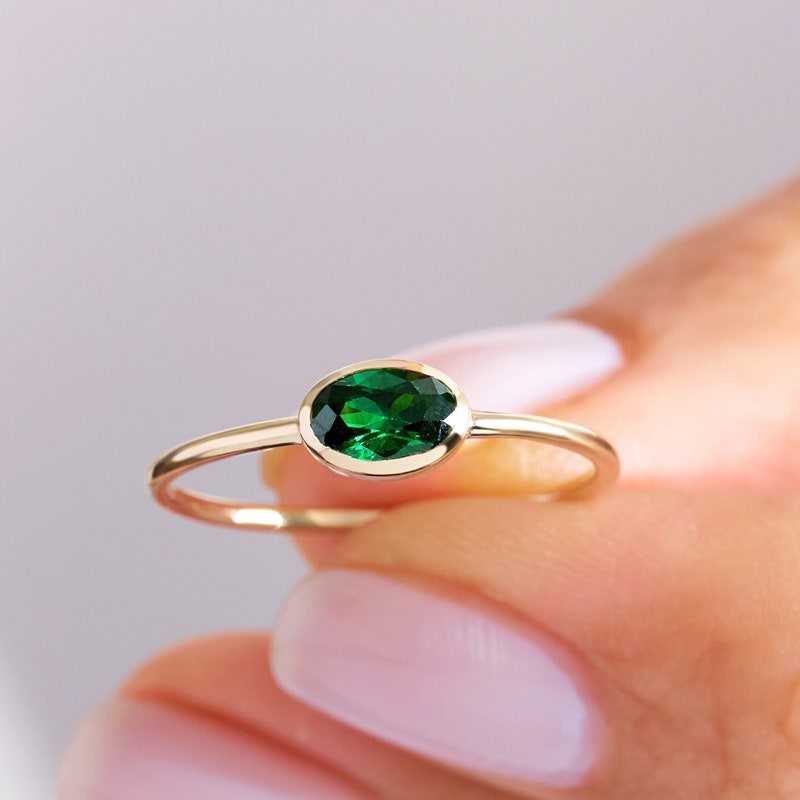 Oval and Emerald Bezel Ring - Etsy