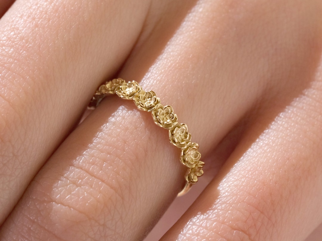 14K Gold Tiny Daisy Flower Ring, Skinny Stacking Ring Floral Flower ...