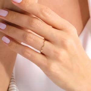 Wave Ring Gold, Wavy Ripple Stacking Ring Her, Squiggle Chevron Ring Girl, 10K 14K 18K Gold V ...
