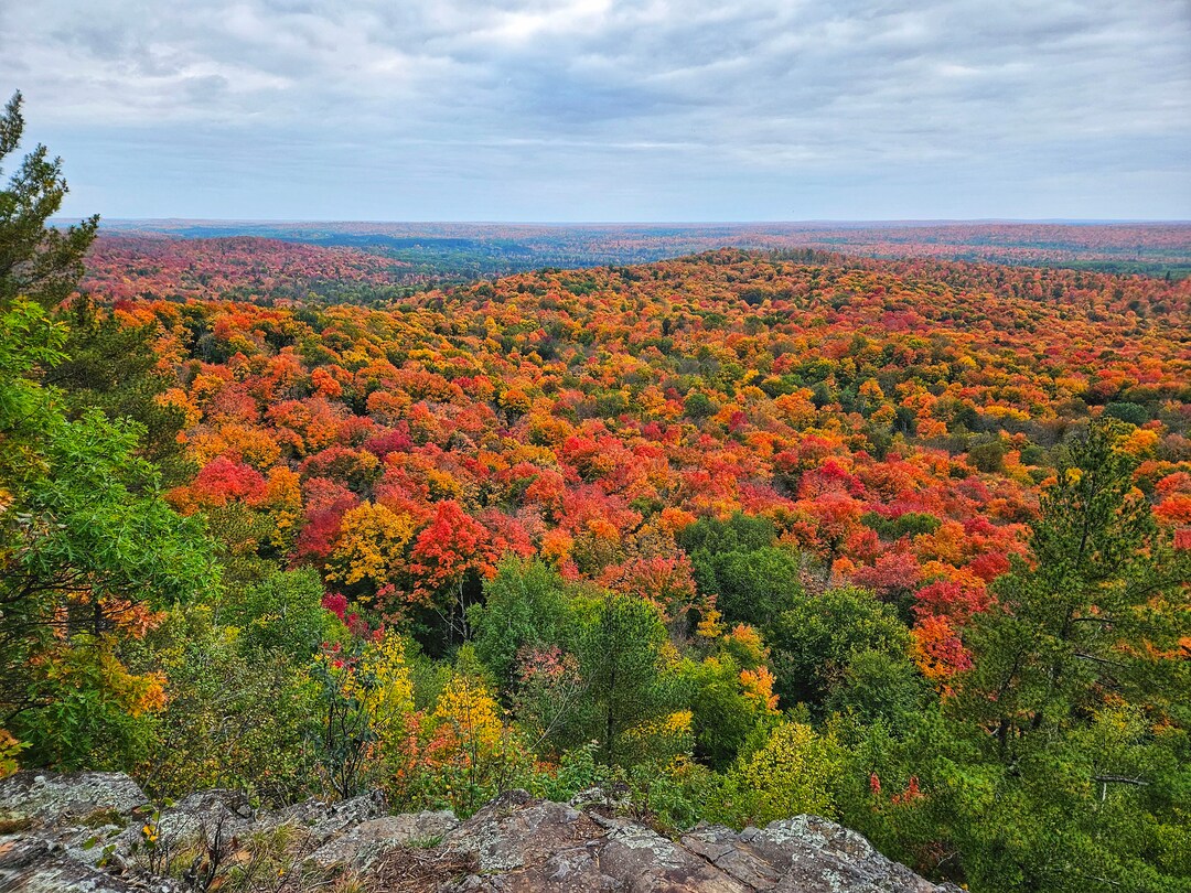 Wolf Mountain / Wakefield / Michigan Upper Peninsula / Couleurs ...