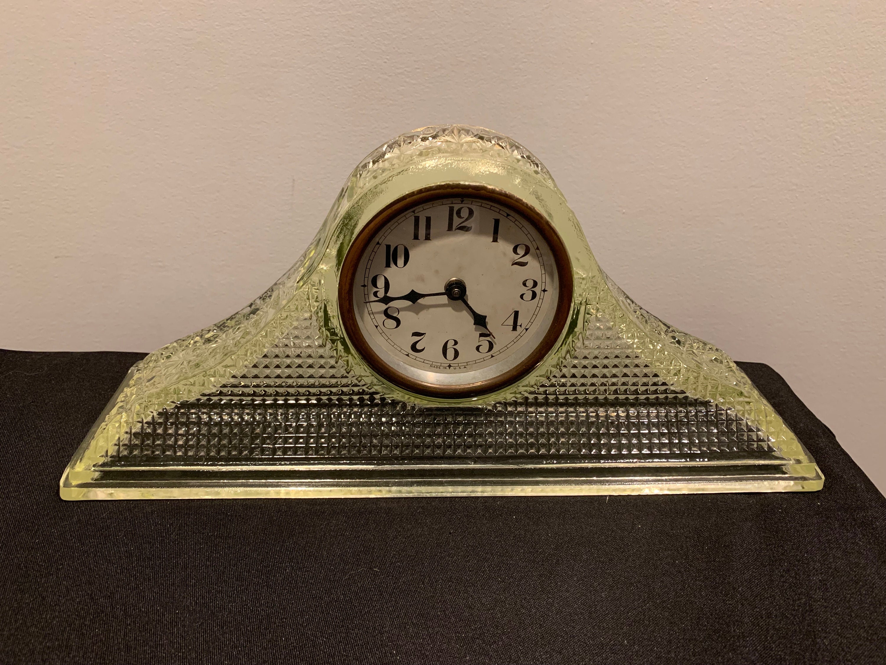 Uranium Vaseline Mckee Clock Rare - Etsy