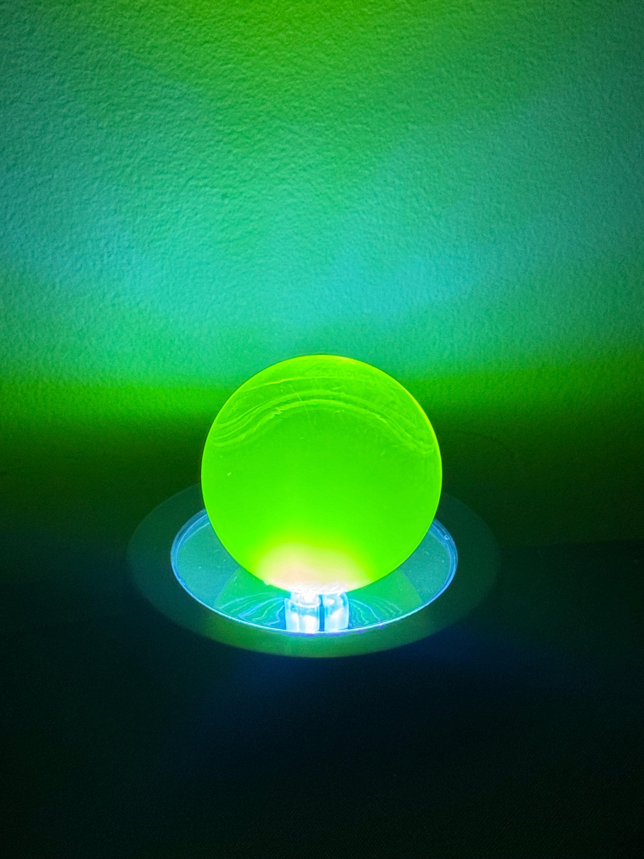 Blacklight Uv Base Battery Powered Black Light for Uranium Glass Only ...