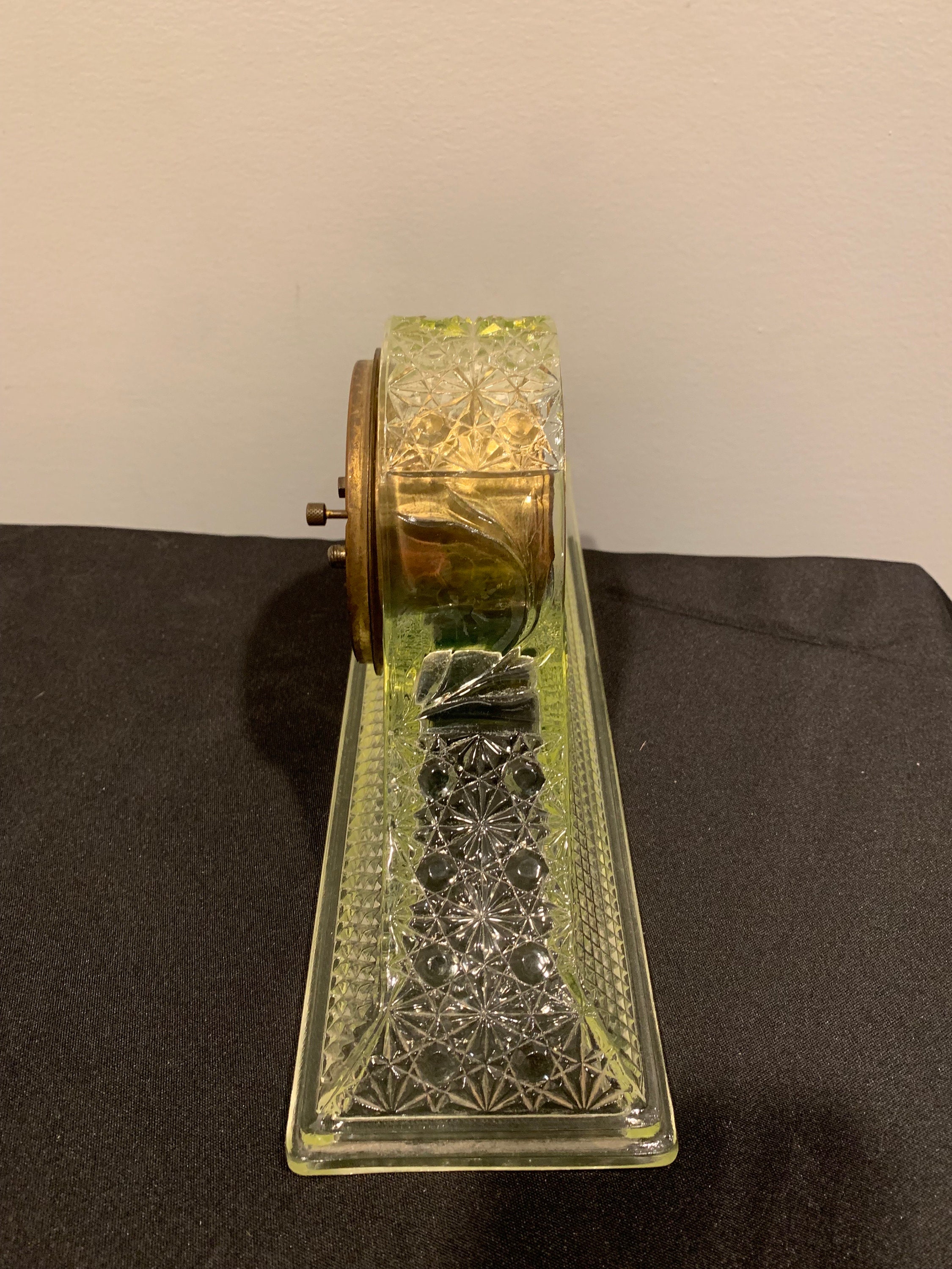 Uranium Vaseline Mckee Clock Rare - Etsy