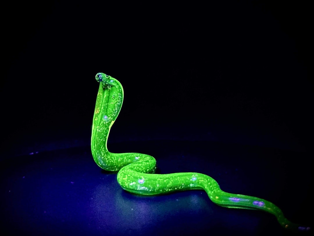 Green Glass Cobra With Embedded Metals Layered in Uranium Glass 3” - Etsy