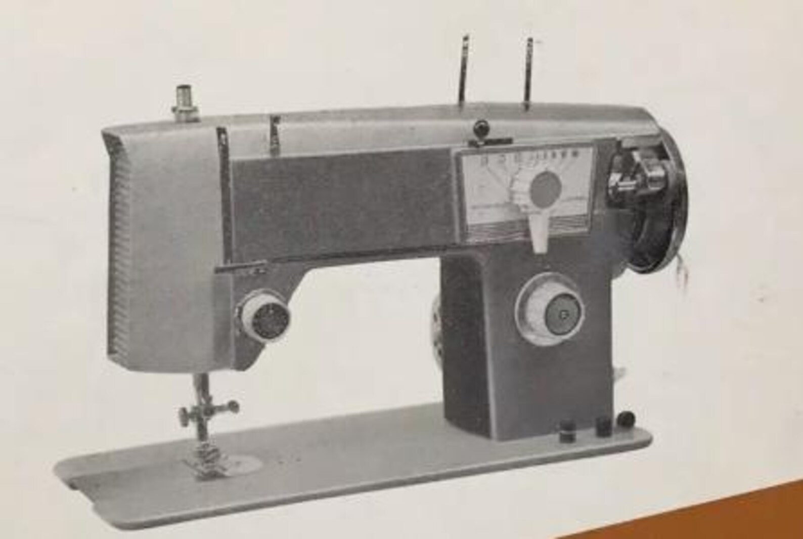 Cellini Visetti Super Deluxe Zig Zag De Luxe Sewing Machine Piedmont HG ...