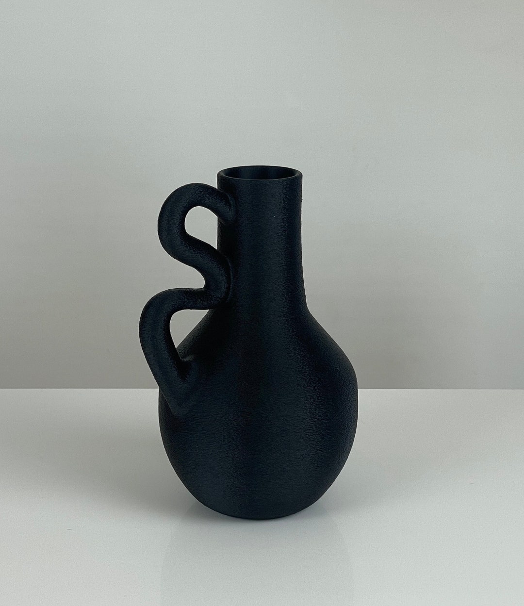 Vino Table Vase in Jet Black | Minimalist Home Decor | 3D Printed ...