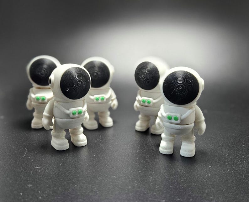3D Printed Articulated Mini Astronaut | PLA White Space Toy | Cute ...
