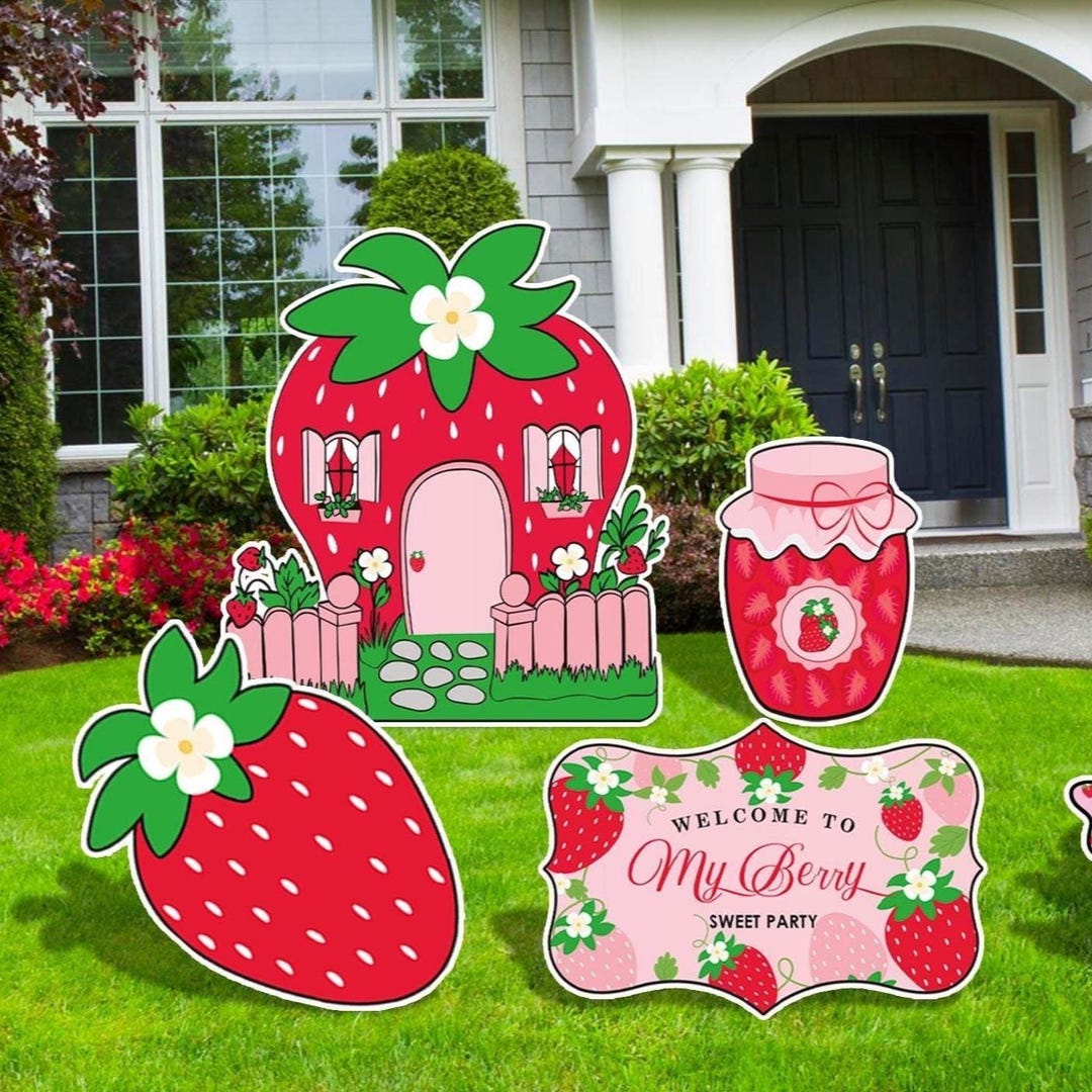 Strawberry Party Decor, Berry House, Strawberry Fruit, Strawberry ...
