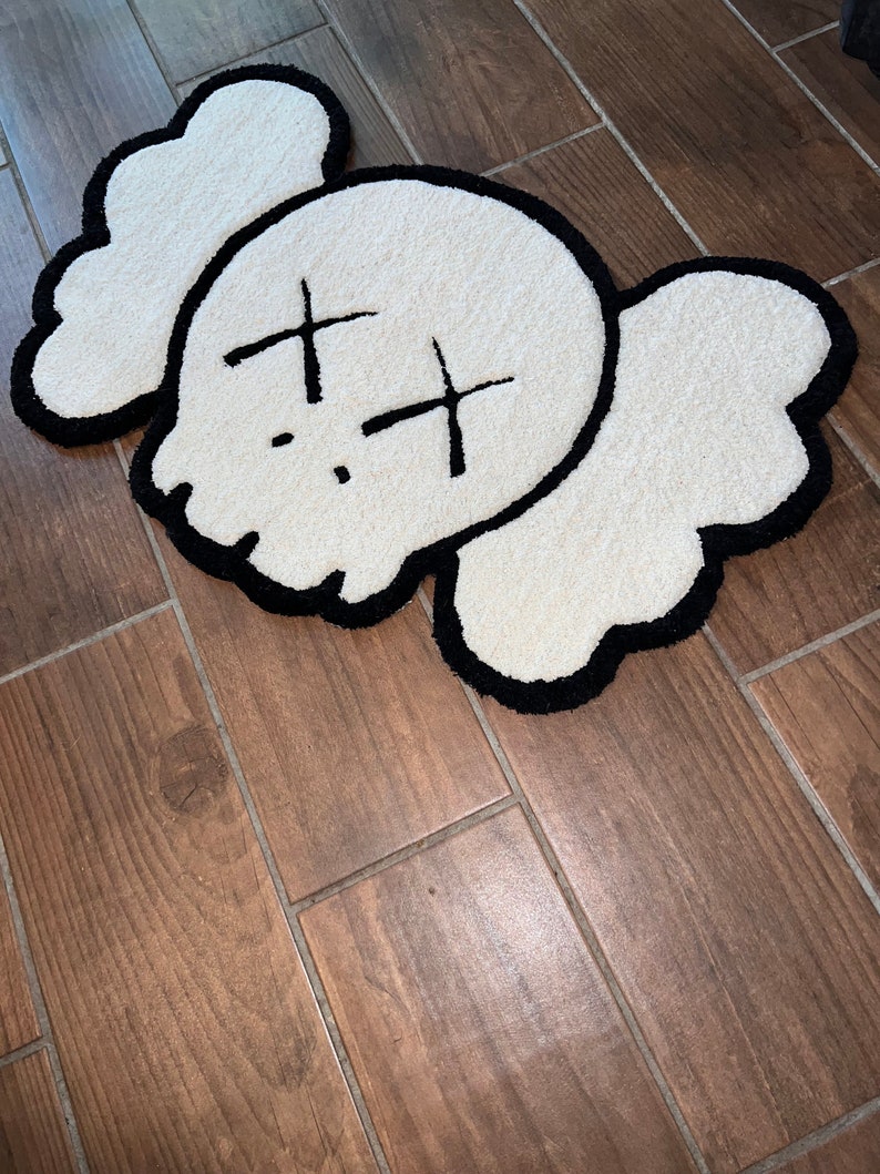 Kaws. - Etsy