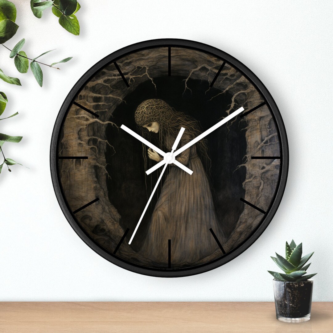 Horror Wall Clock, Silent Operating Analog Clock | Unique Horror ...