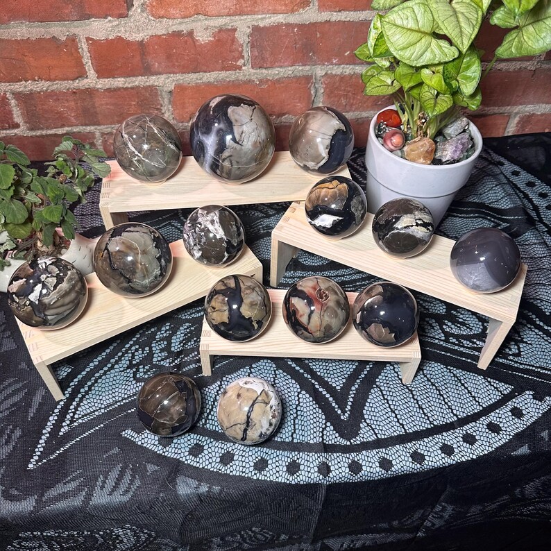 Volcanic Agate UV Reactive Spheres – Glowing Green Fire Stone of ...